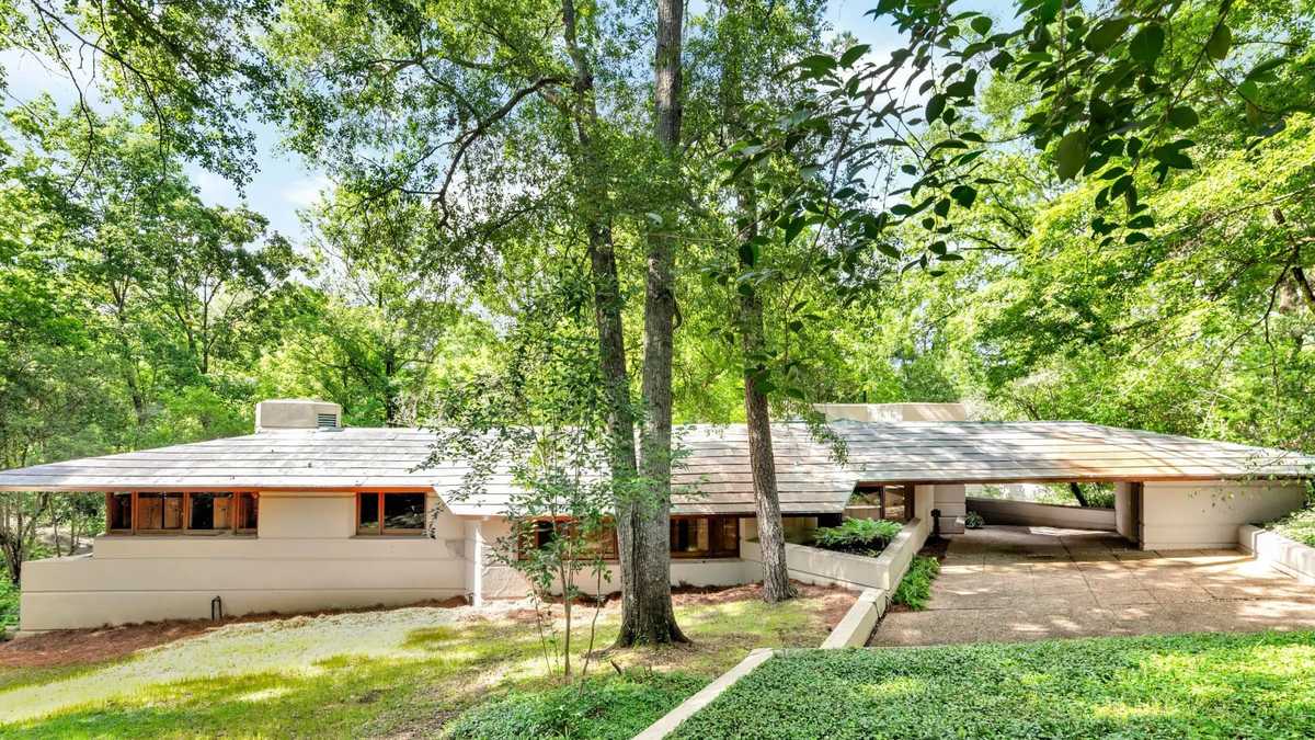 Frank Lloyd Wright house for sale in Jackson for $2.5M