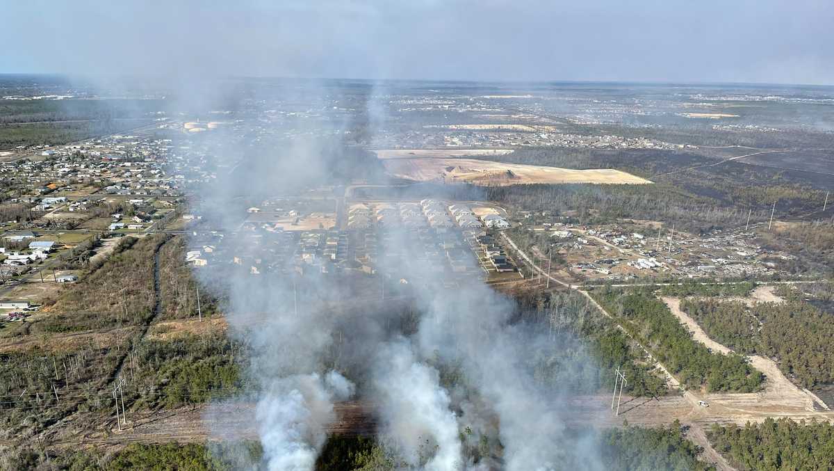 Florida Panhandle fires forces evacuation of more than 1,000 homes