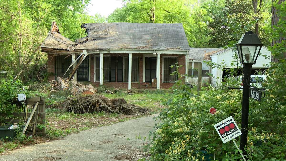 Fondren family struggles after metro storms