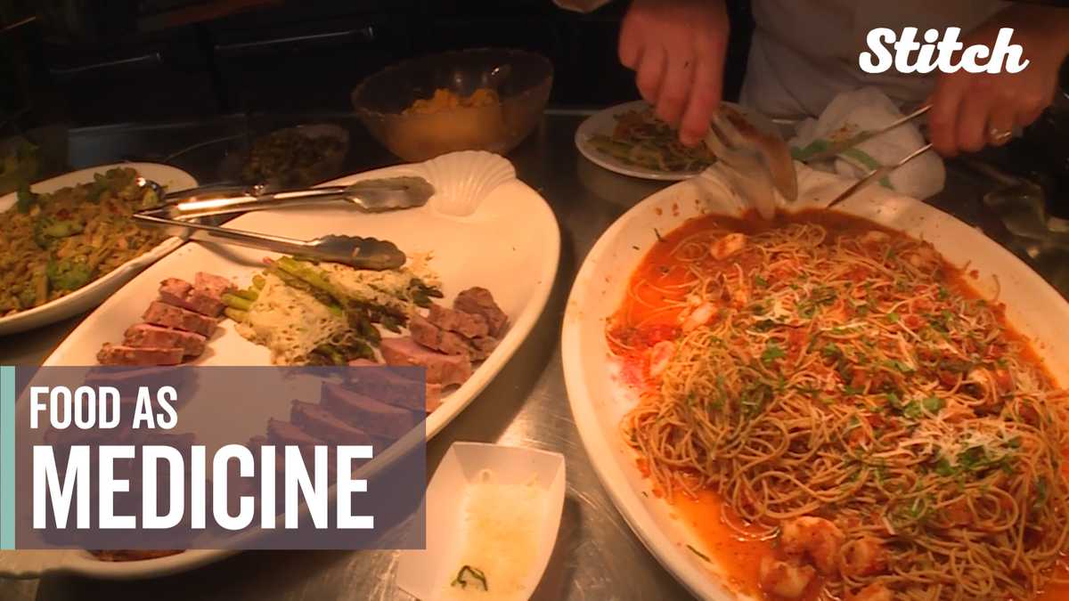 Medical students take a spin in the kitchen to teach healing through food