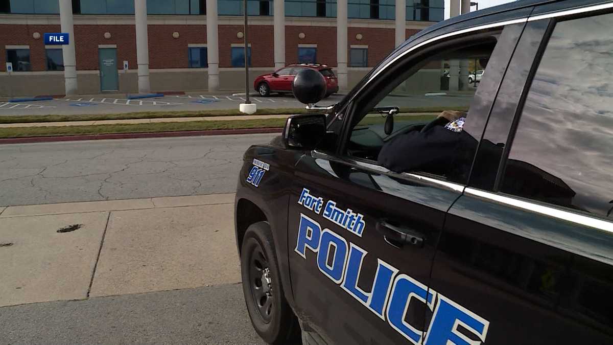 Fort Smith Police Department host candlelight vigil