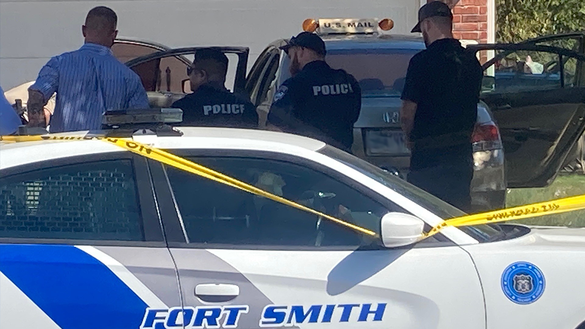 Arkansas police investigate death of child left inside car