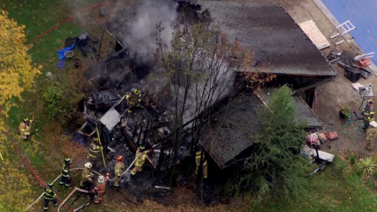 Fox Chapel pool house catches fire