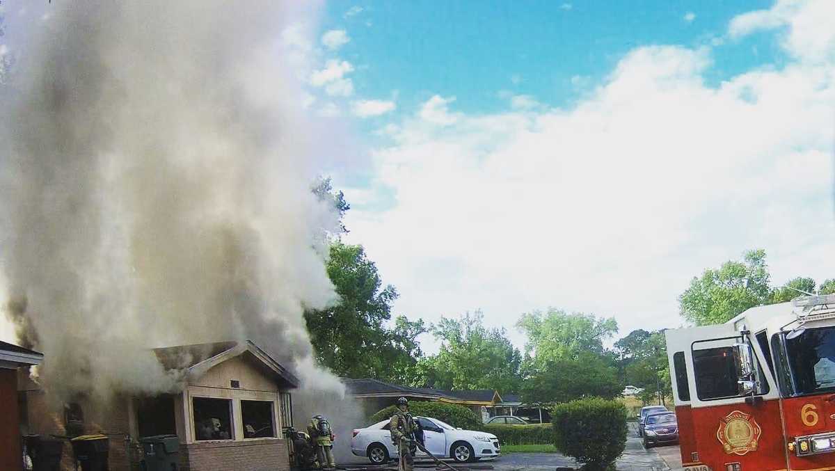 Easter morning fire in Savannah leaves two people without a home