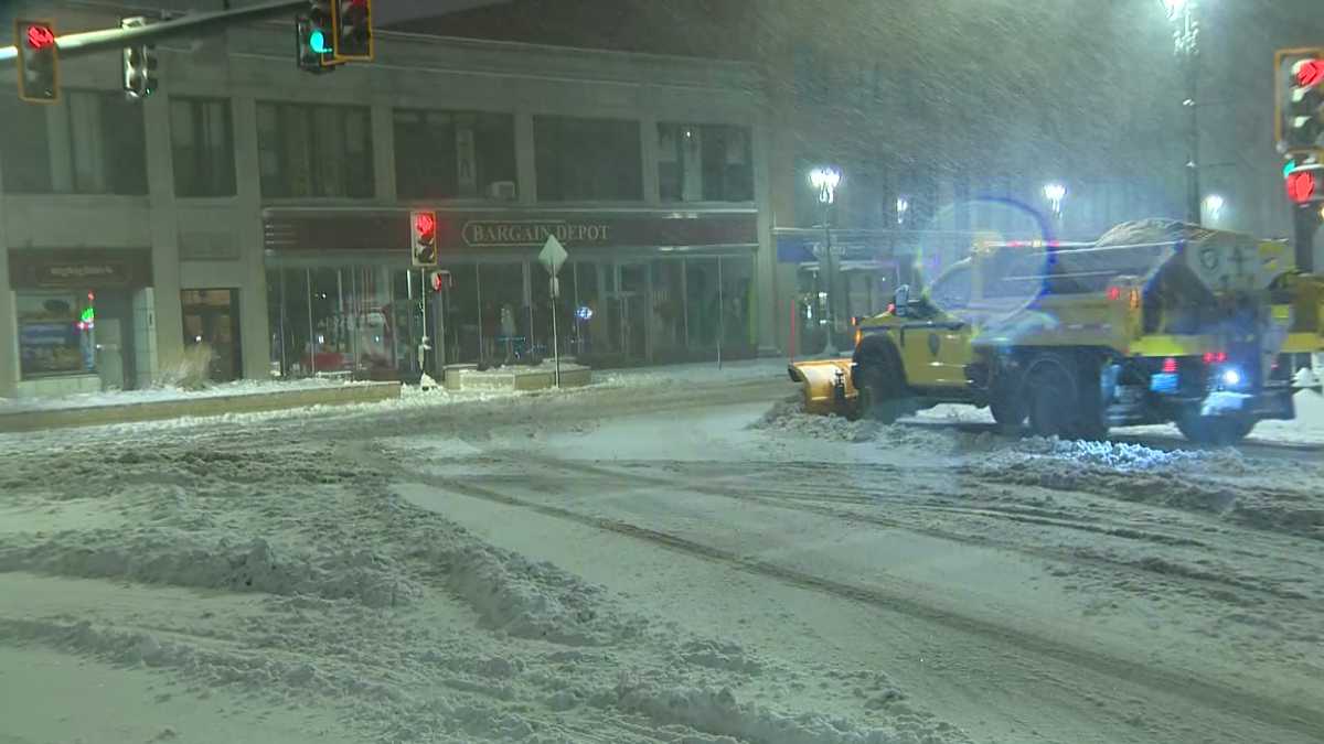 Snowy, icy conditions across Massachusetts Sunday morning