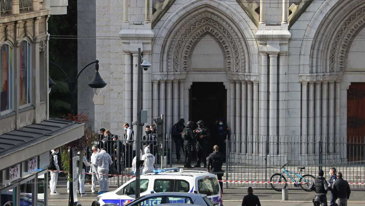 France goes on maximum alert after attack at church kills 3