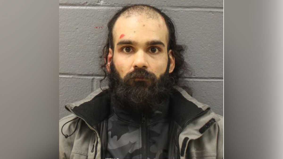 Sources: Flight 2609 incident suspect tried to attack jail guards