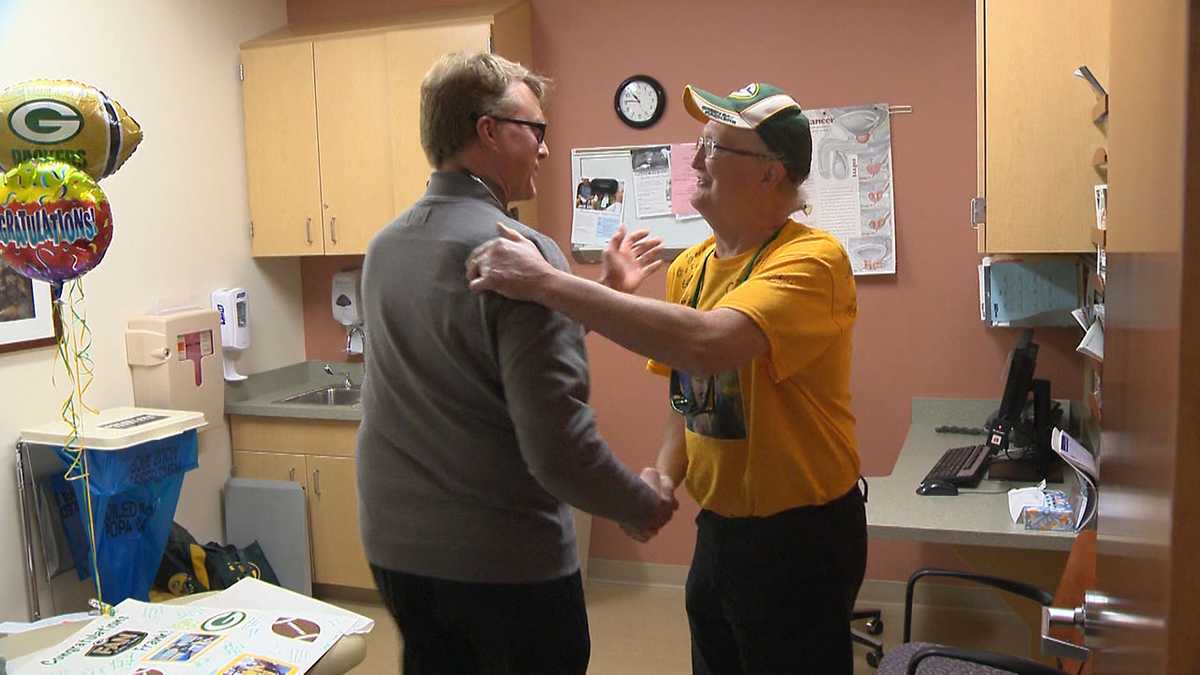Packers Fan Hall of Famer gets surprise party, positive health news