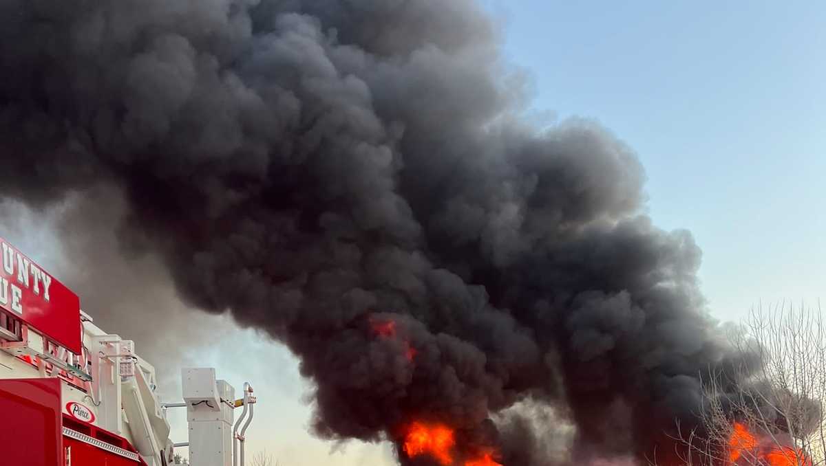 Frederick barn fire injures 2 people