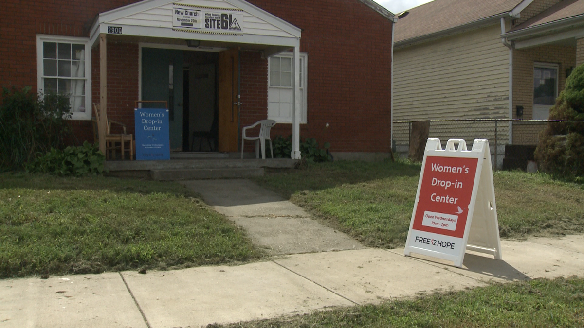 Women's drop-in center opens in Portland