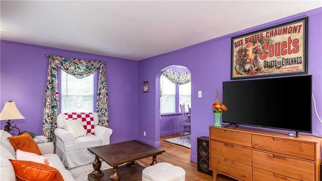 PHOTOS: 'Friends' themed house for sale in Dayton, Ohio