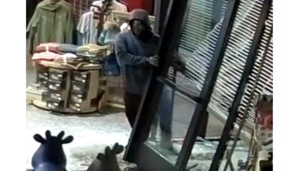 ATF offering award in Kansas City, Kansas gun shop robbery