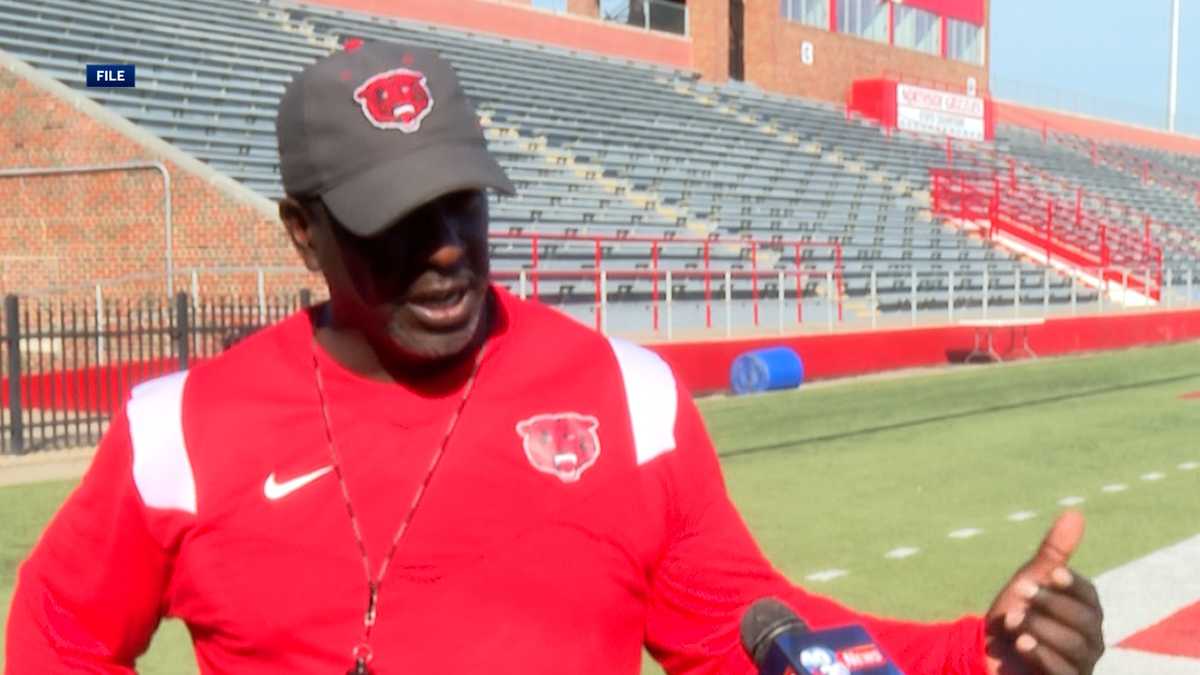 Fort Smith residents speak out after Grizzlies football coach reassigned