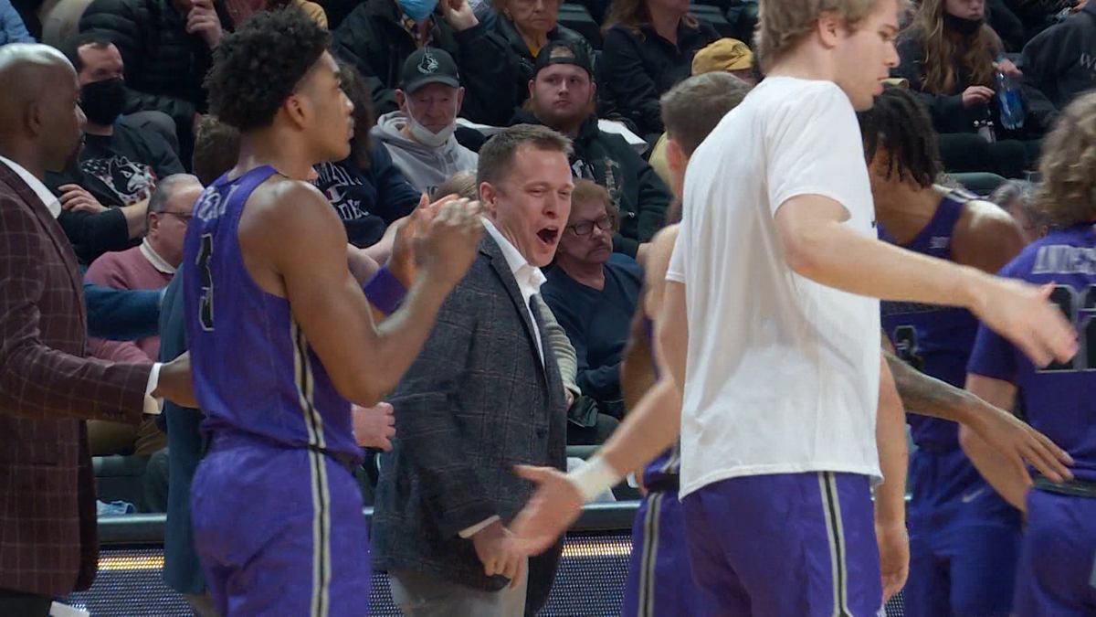 Furman snaps 3-game losing streak in rivalry series with 75-50 win over ...