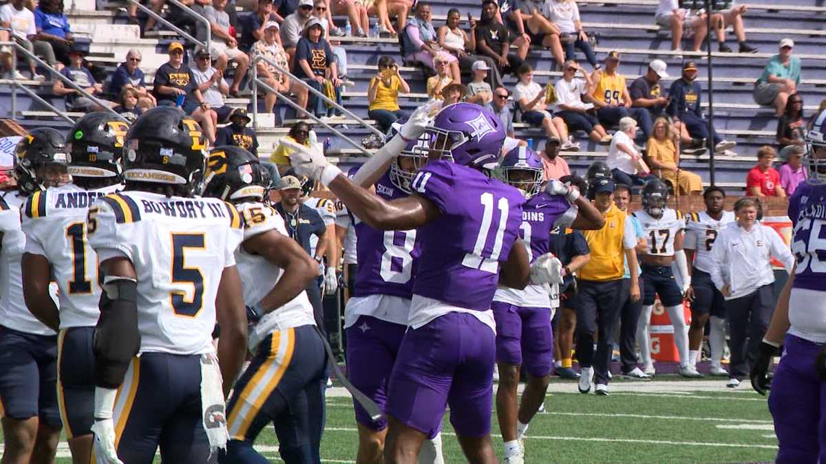 Furman rallies to down ETSU, 31-22