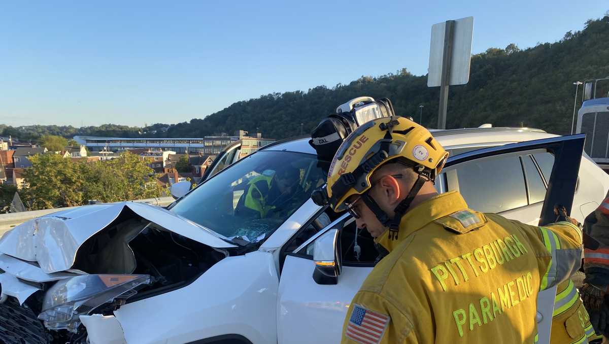 Person rescued from vehicle after crash on Route 28 in Pittsburgh
