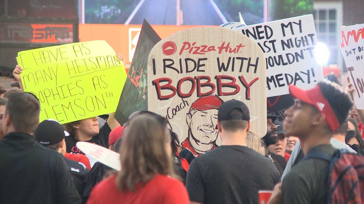 Photos: College GameDay 2017 fan signs