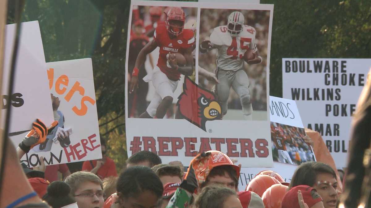 Photos: College GameDay 2017 fan signs