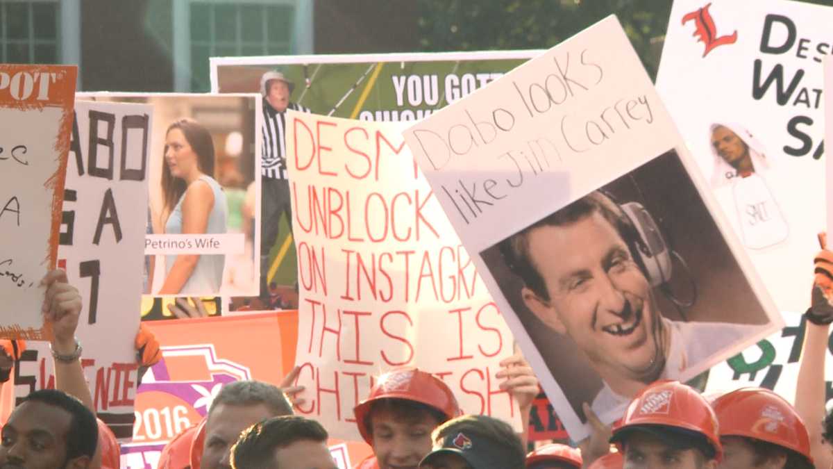 Photos: College GameDay 2017 fan signs