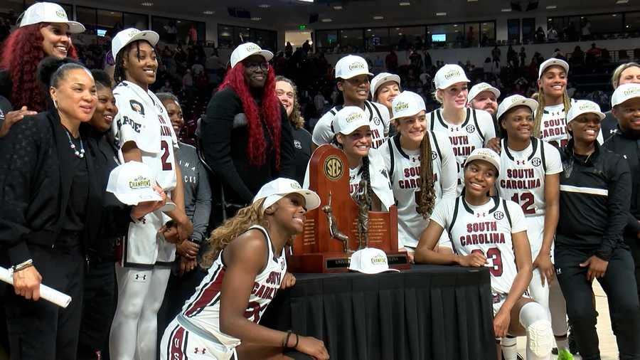 No. 1 South Carolina rolls Alabama, wins share of SEC regular-season title