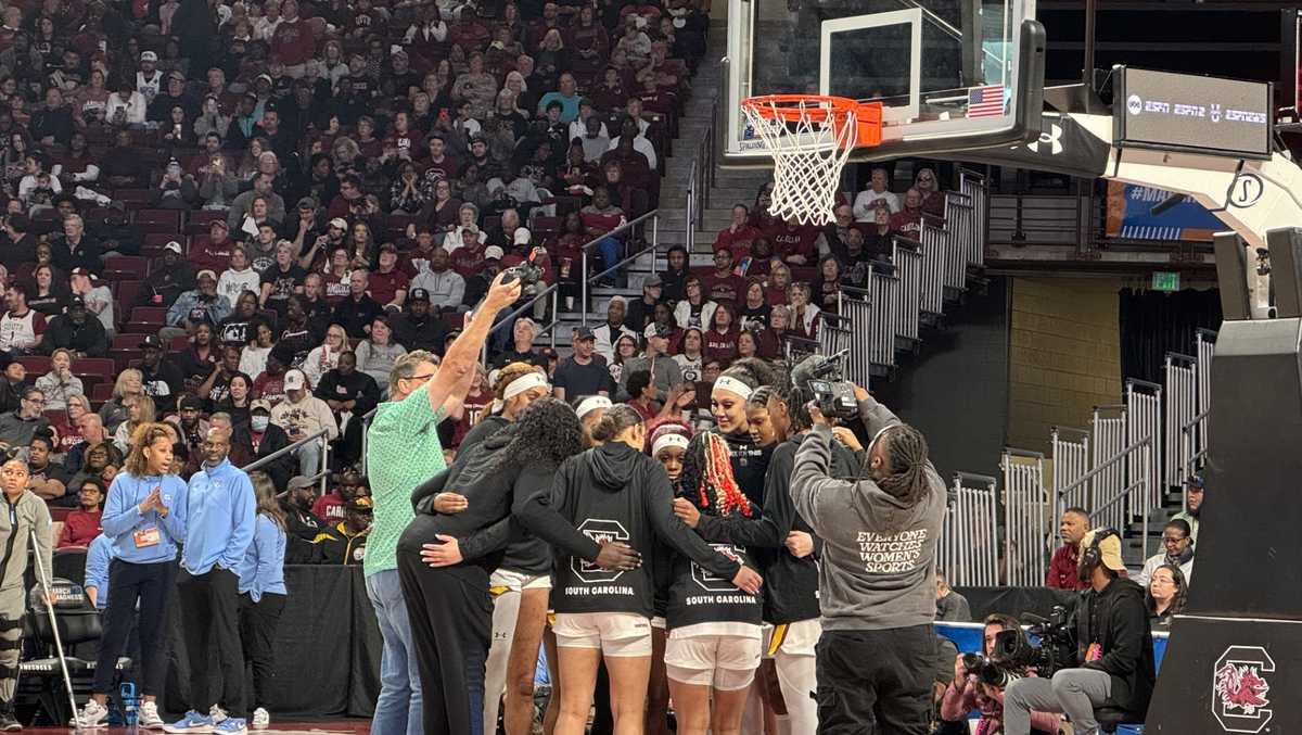 South Carolina Women's Basketball rolls over North Carolina 88-41
