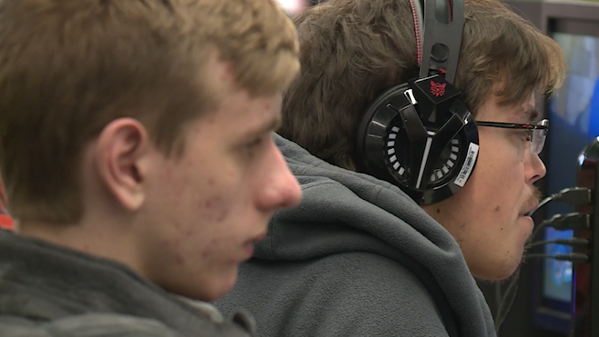 College students battle video game addiction