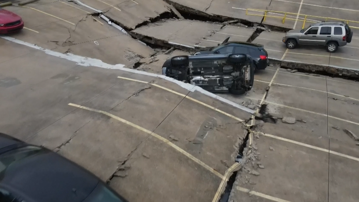 Multiple people hospitalized after Ohio parking garage collapses