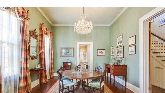 Mansion Monday: Garden District Italianate cottage built in 1870