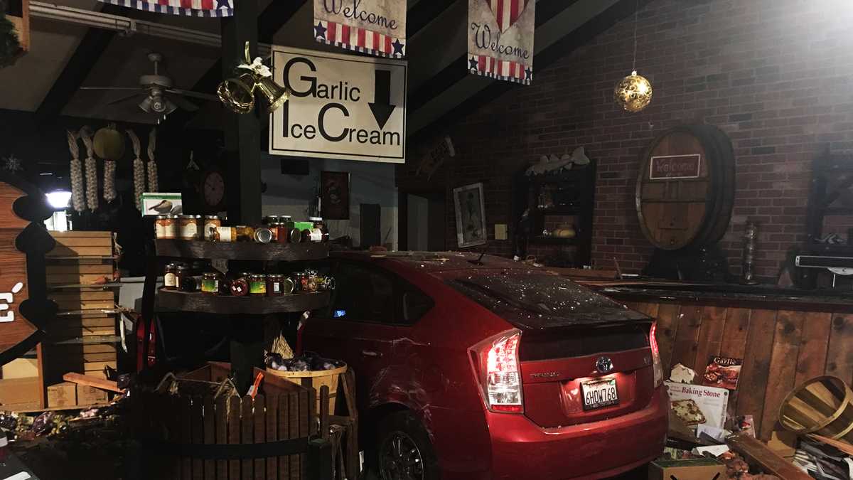 PHOTOS: Car crashes into Gilroy Garlic Shoppe