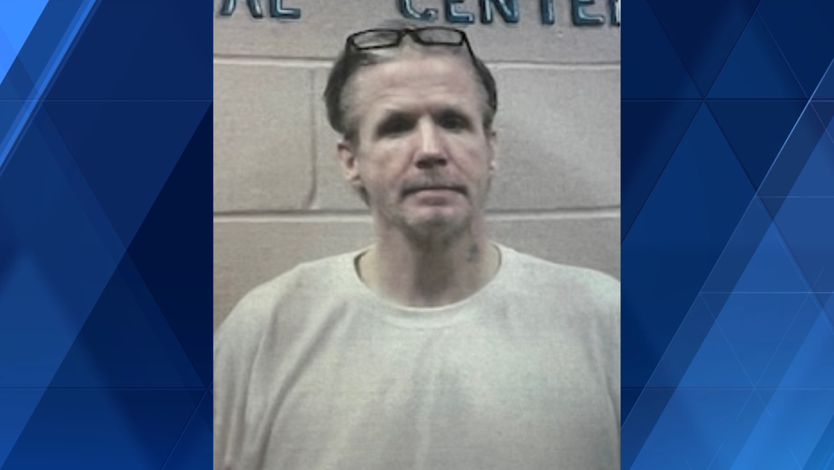 Officials: Resident of River City Correctional Center 'awoled' from ...