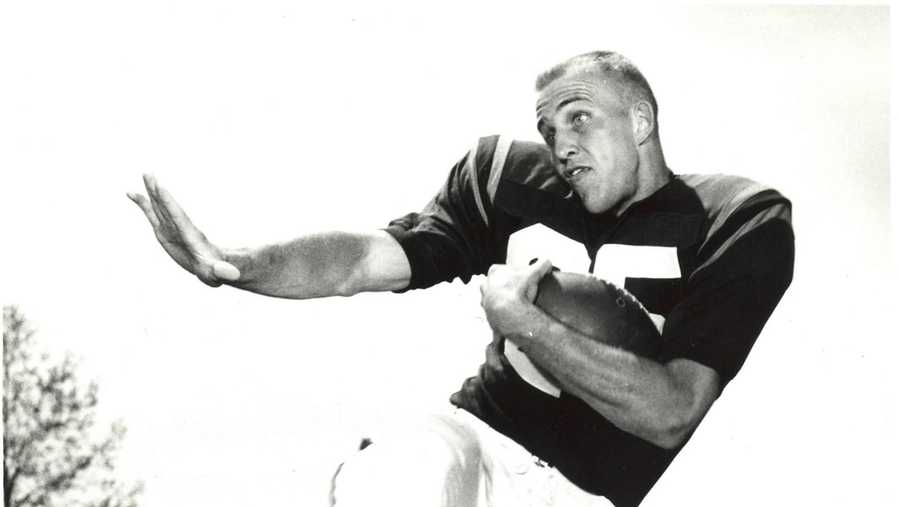 Clemson: Hall of Fame football player dies