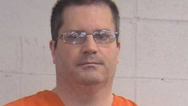 Police arrest Louisville man charged with killing his mother