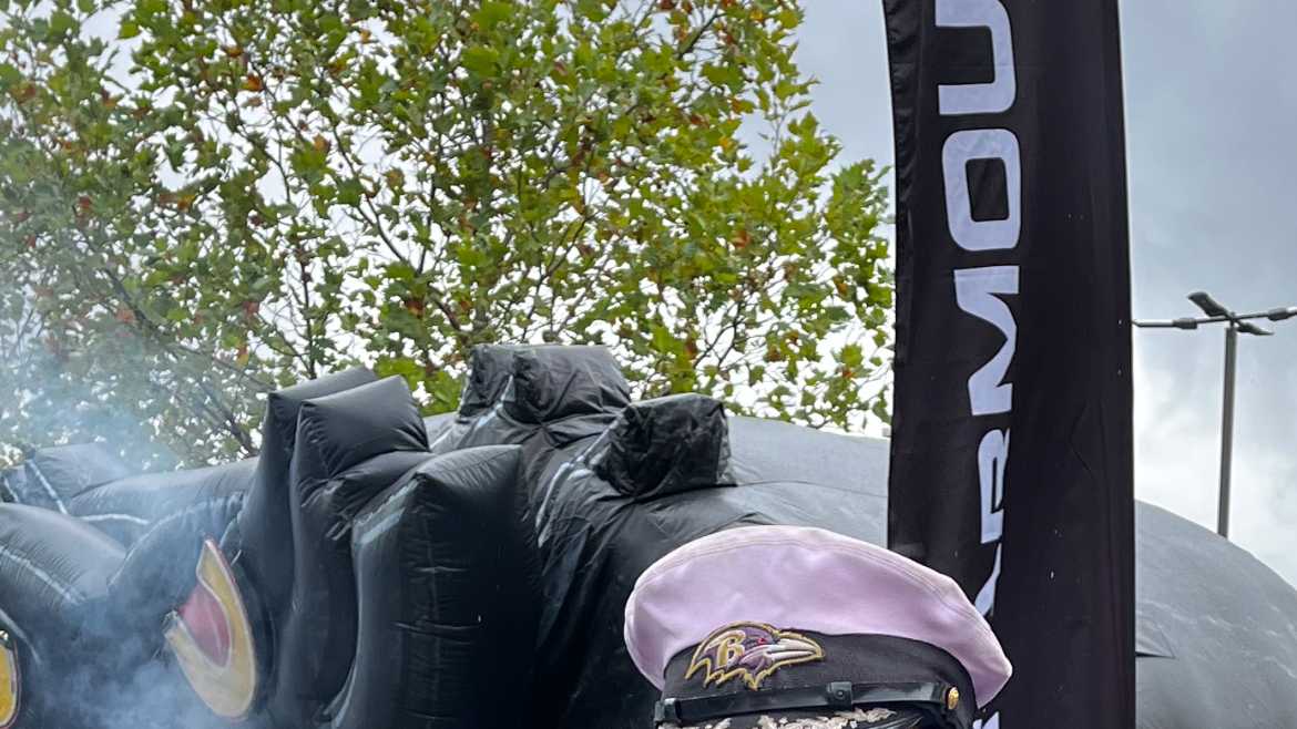 Ravens Flock remembers Captain Dee-Fense | Fan photos