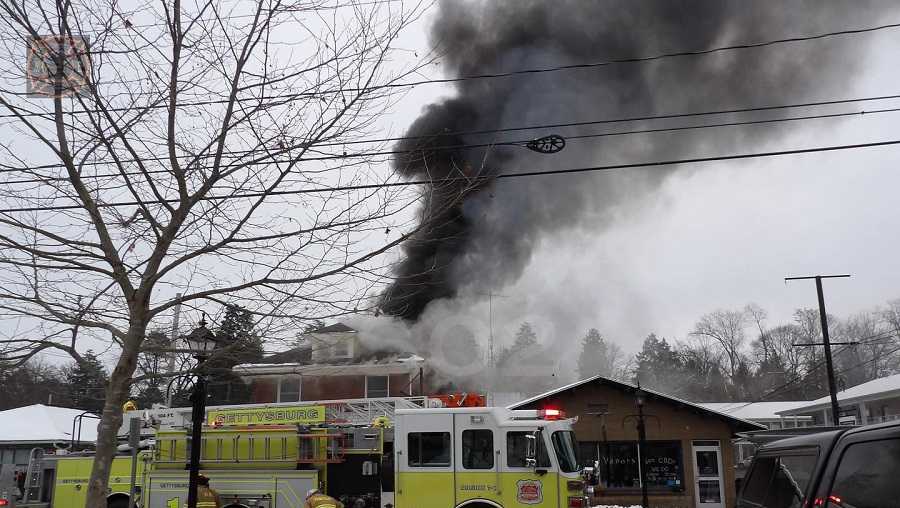 GETTYSBURG: Crews battle fire at souvenir shop