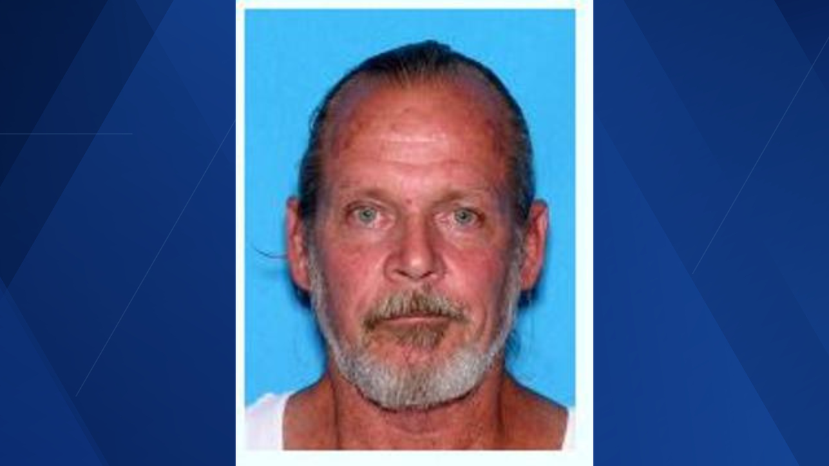 Lee County fugitive wanted following DUI crash on Alico Road
