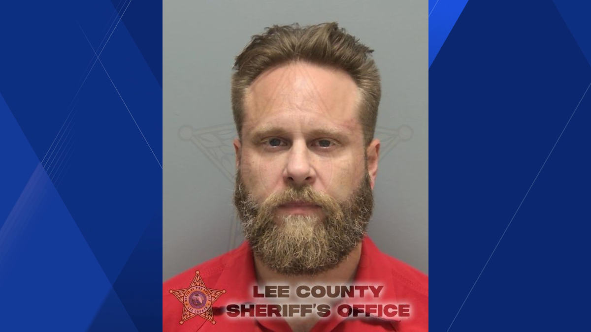Man accused of DUI, crashing into 'Do Not Enter' sign in Cape Coral