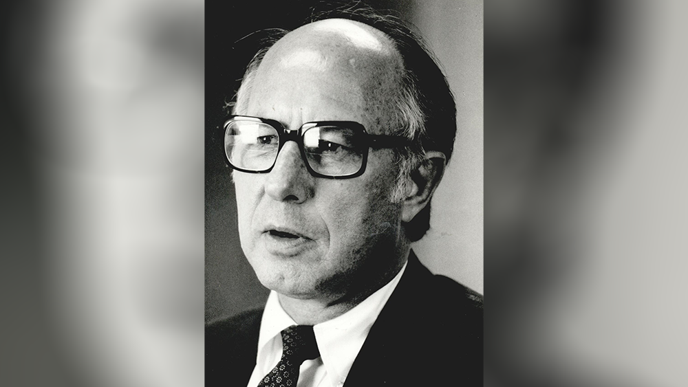 Gene Rainbolt, a pioneer in Oklahoma banking, dies at 95