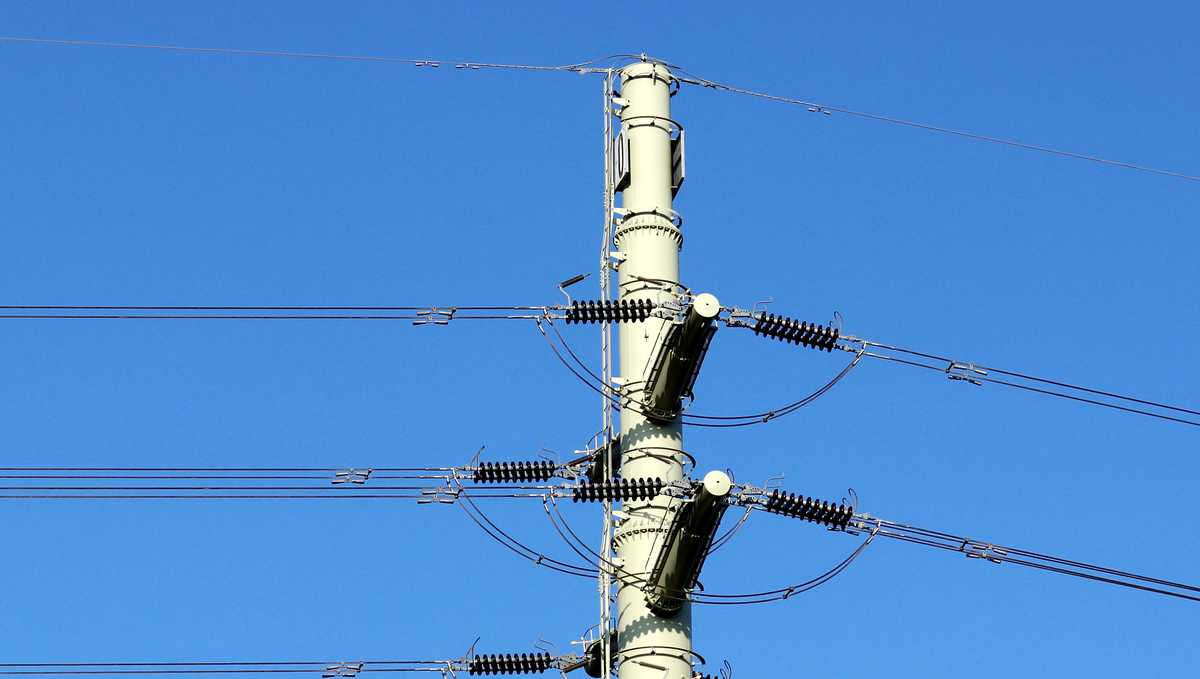 Line technician dies in accident while restoring power in Louisville