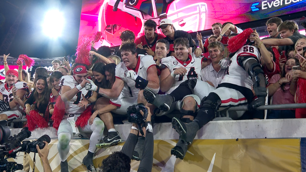 No. 5 Georgia rallies past Florida, 24–20, for fifth straight in series