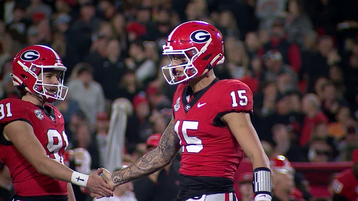 Beck throws for 2 TDs, runs for another to lead No. 12 Georgia past No ...