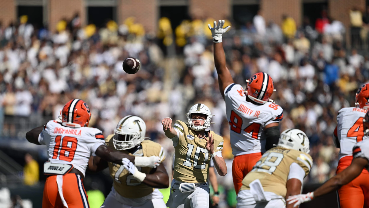 King’s 5 TDs power Jackets past Syracuse in front of Homecoming sellout ...