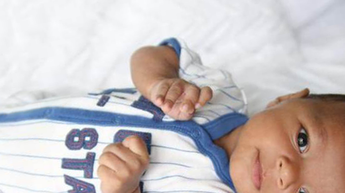 First-born children are smarter than their younger siblings, new study ...