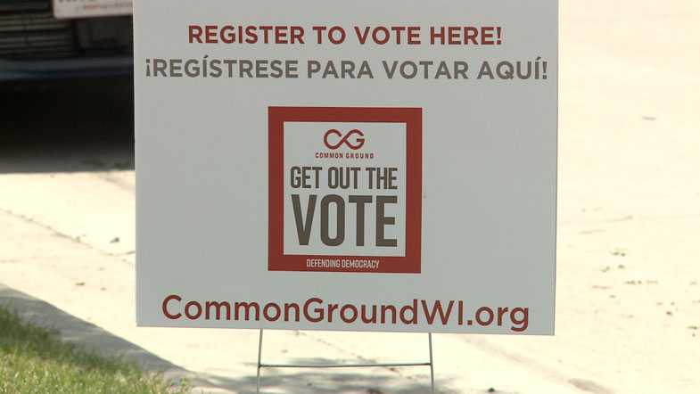 Group holds drive-thru voter registration event