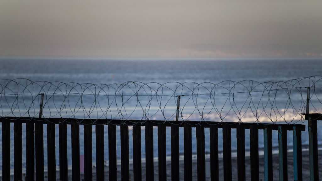 Migrant mom falls from border fence, is impaled in front of her children