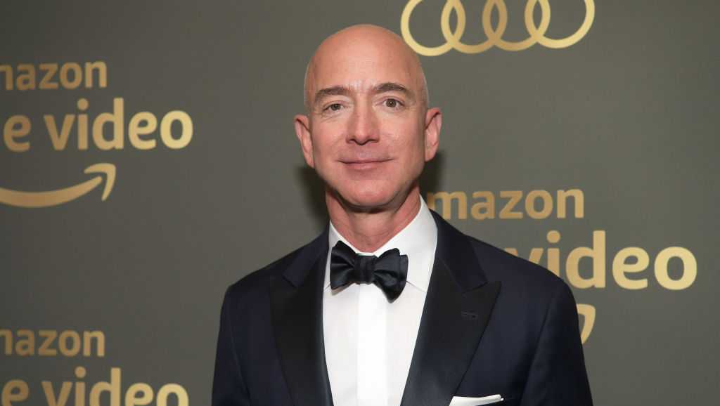 Amazon CEO Jeff Bezos accuses National Enquirer of blackmailing him