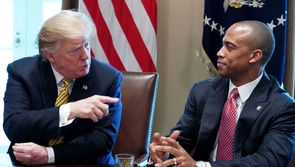 Trump picks former NFL player, White House aide Scott Turner to lead ...