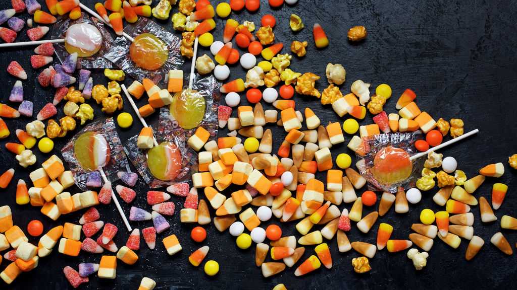 Candy corn is Iowa's most-searched Halloween candy. But it's not our ...