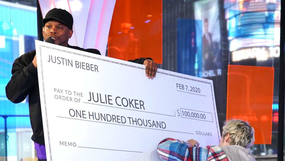 Justin Bieber gives $100,000 to mental health advocate