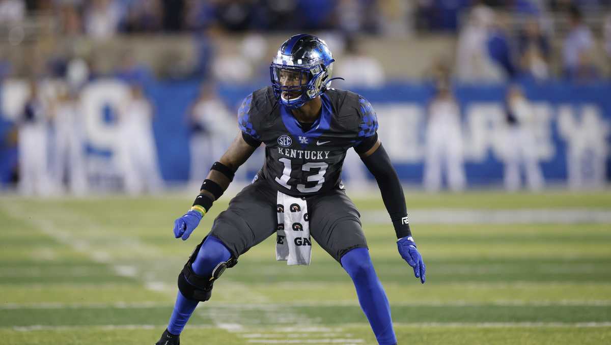 Kentucky's J.J. Weaver gets NFL contract with L.A. Chargers