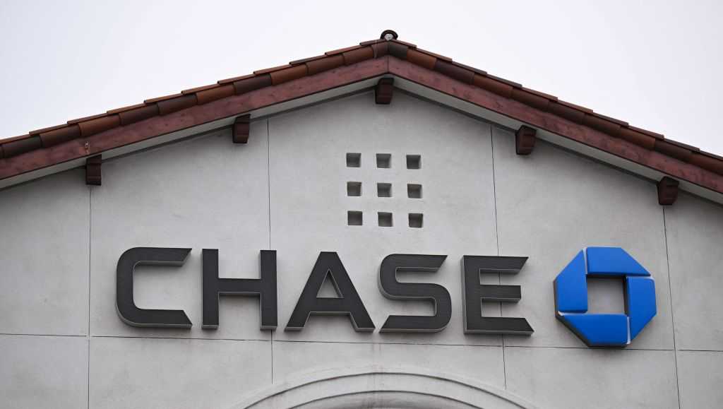 TikTok viral videos claim Chase Bank money hack. Company says it's fraud